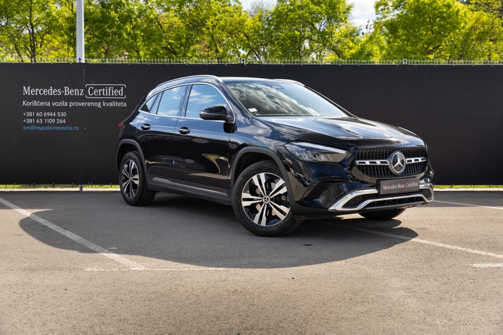 MERCEDES-BENZ GLA