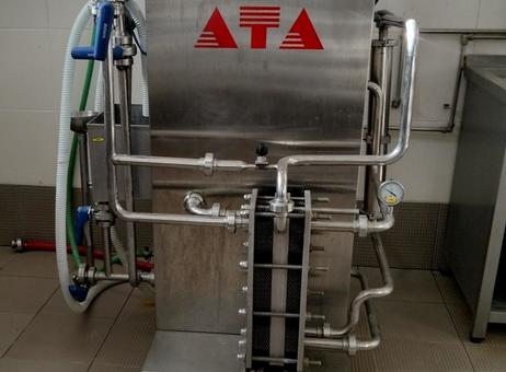 Mašina za proizvodnju, umotavanje i porcionisanje sira ATA Termoinox 500lh - Prensa horizontal 4 linhas