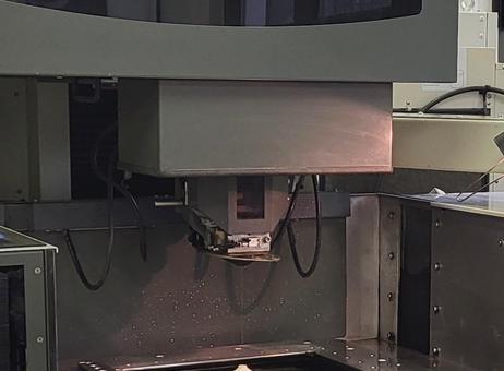 Mitsubishi FA10S Wire EDM, 2007, Prvi vlasnik, Odlično stanje, Glavni servis 2024