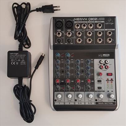 Behringer XENYX Q802 USB mikser zvuka sa Behringer
