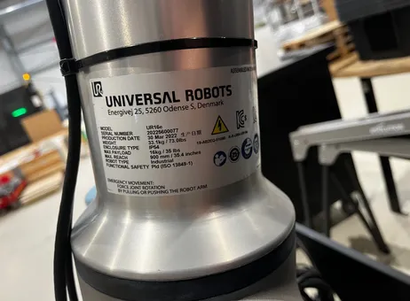 Industrial Robot ABB UR16e