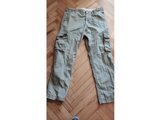 PANTALONE SA DZEPOVIMA, DZEPARICE
