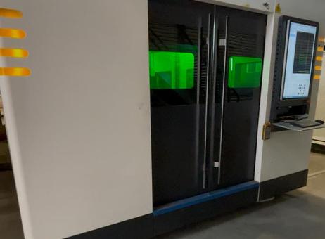 Mašina za lasersko rezanje ADH SERIE ULE 4015 3000W