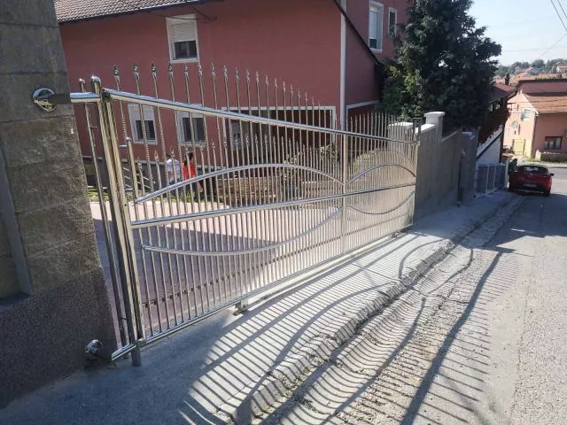 PROHROMSKA OGRADA 04