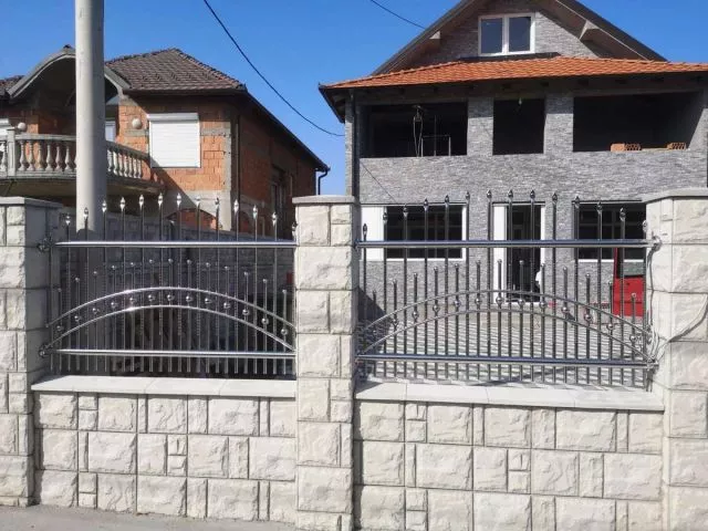 PROHROMSKA OGRADA 06