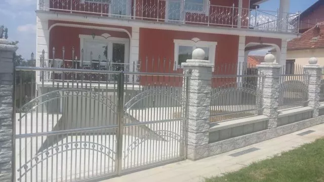 DVOKRILNE PROHROMSKE KAPIJE
