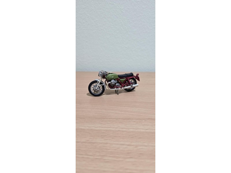 Moto Guzzi 750 vintage 1:24