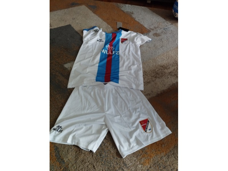 Wulfz fudbalski dres + sorc FK Proleter Novi Sad(komple