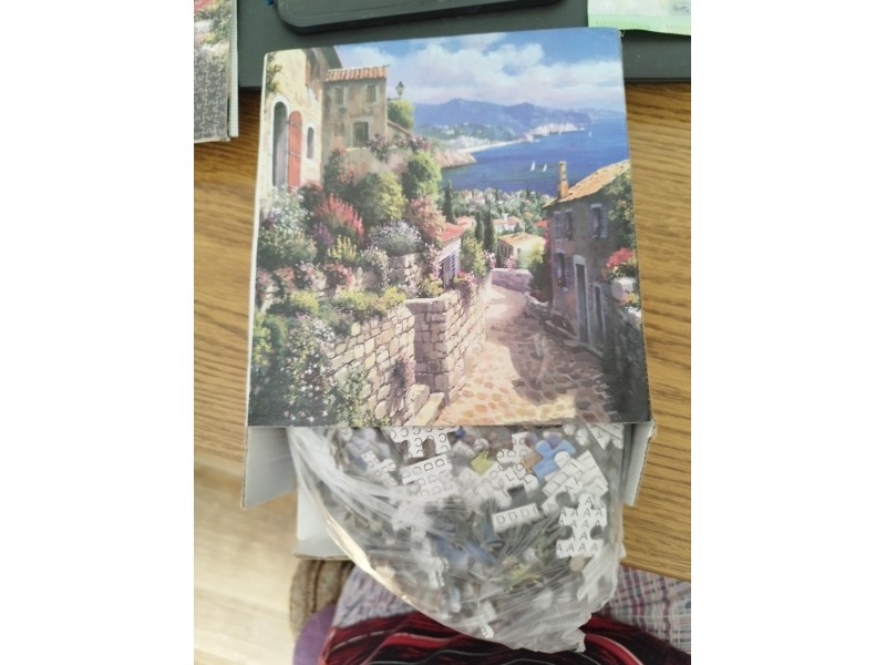 Puzzle 1000 kom