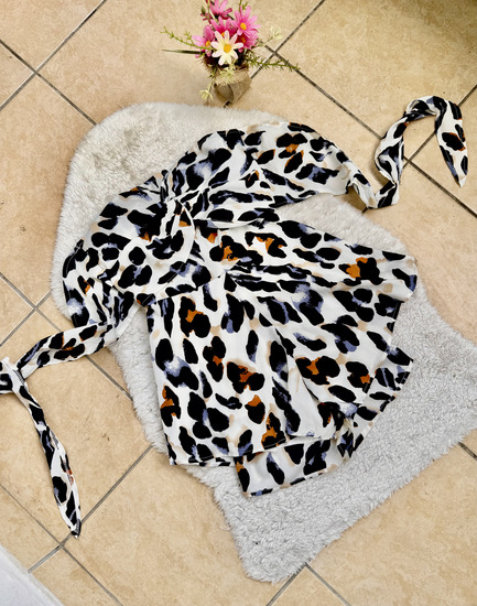 Leopard kombinezon fantastican