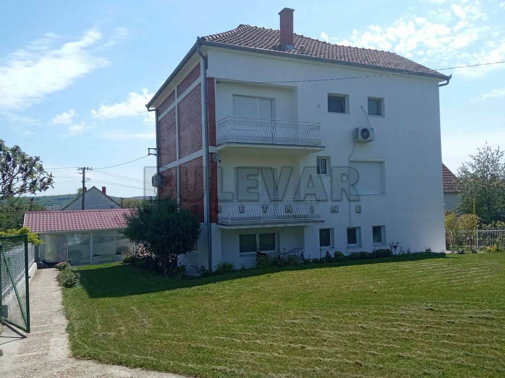 Kuća, Kragujevac - Jovanovac | Prodaja · 353m² · 300.000€