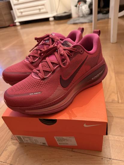 SNIZENO Nike Vomero plus