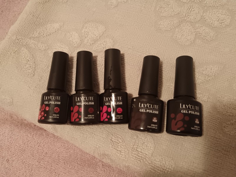 5 Gel lakova.