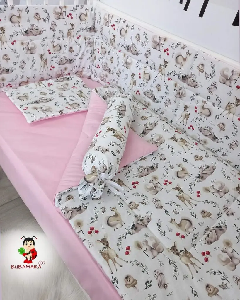Bubamara037 Set posteljine za krevetac sa ravnom ogradicom, Roze