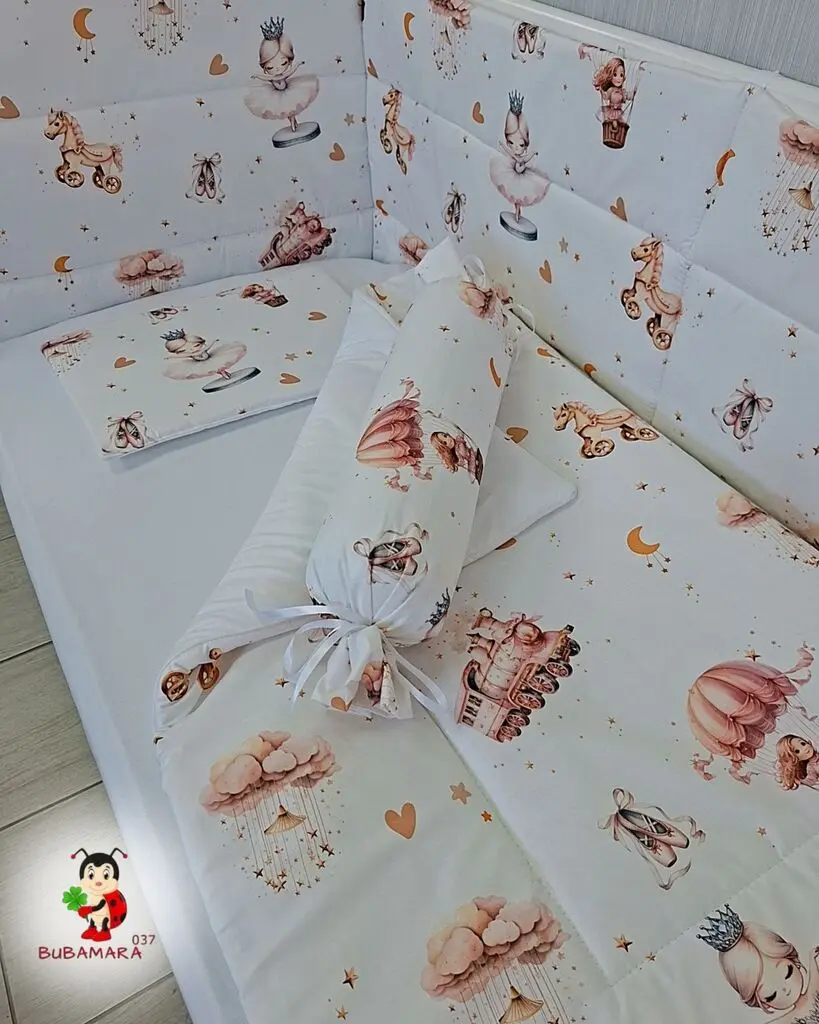 Bubamara037 Set posteljine za krevetac sa ravnom ogradicom Balerine, Beli