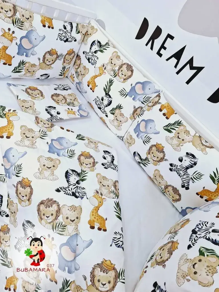 Bubamara037 Set posteljine za krevetac sa ogradicom od jastuka Safari, Beli