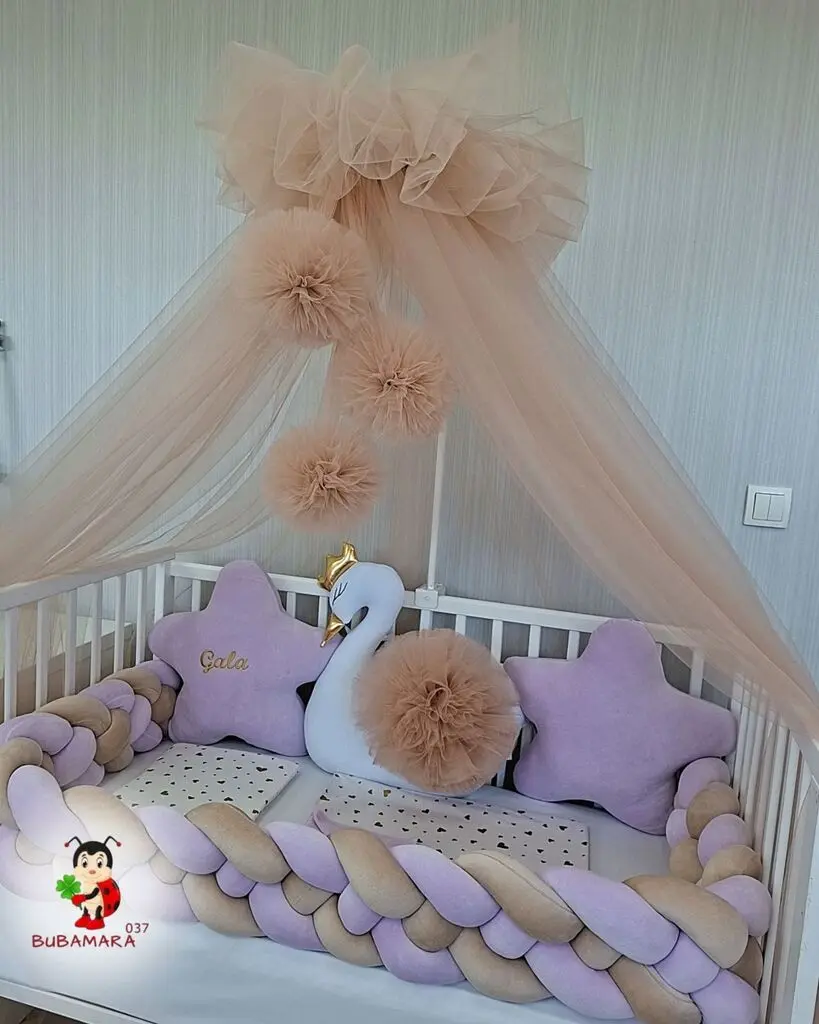 Bubamara037 Pletenica za krevetac, Četvorostruka, 180cm, Lavanda-krem