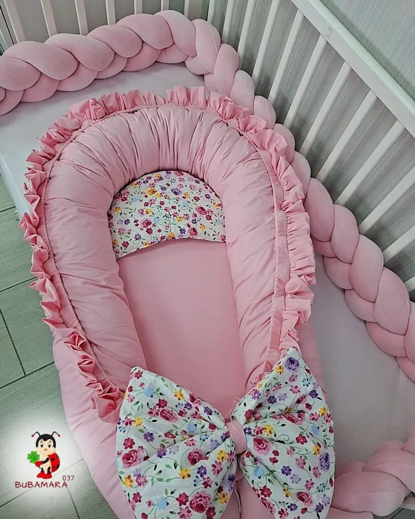 Bubamara037 Gnezdo za bebe sa karnerom Cvetići, Roze