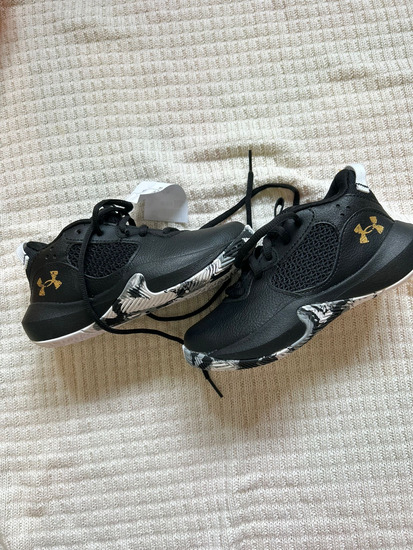 Under Armour patike za decaka NOVO