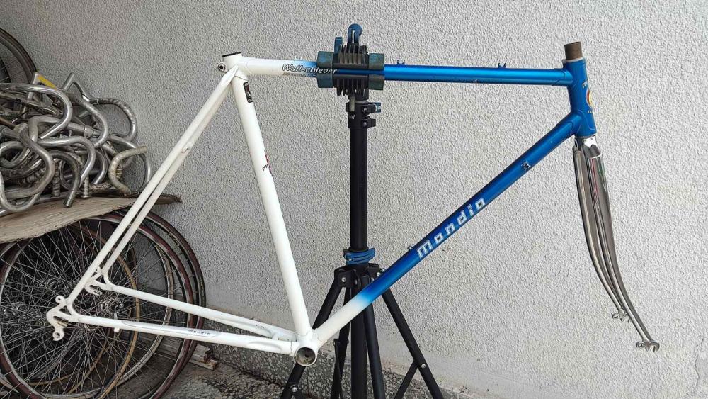 Mondia Swiss Made
