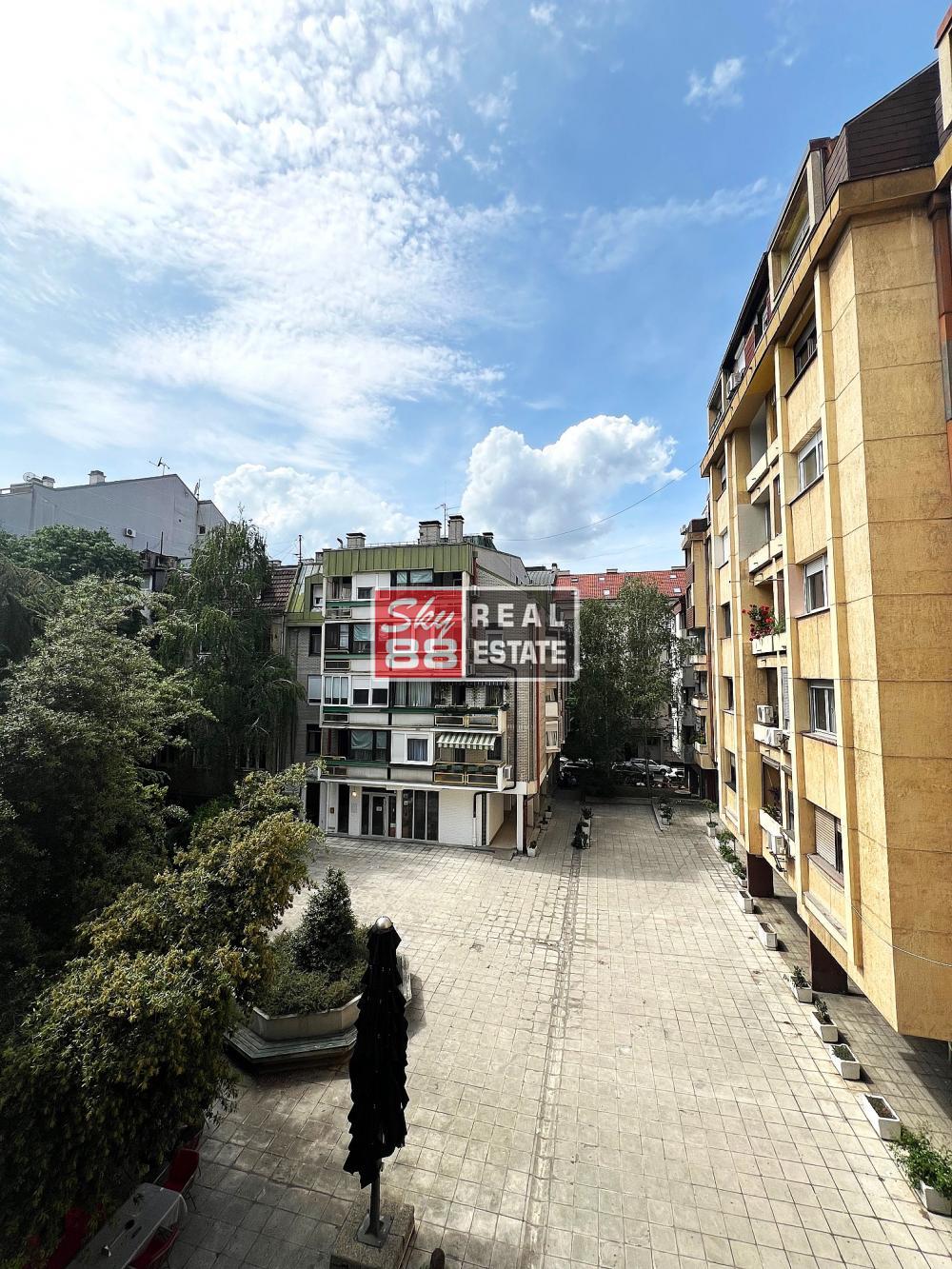 Četvorosoban stan na prodaju, 76m2, 360.000€