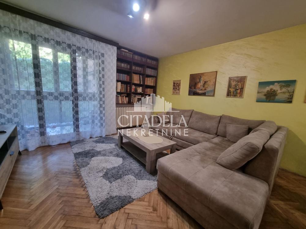 Nikolaja Gogolja, Dvoiposoban stan na prodaju, 72m2, 210.000€