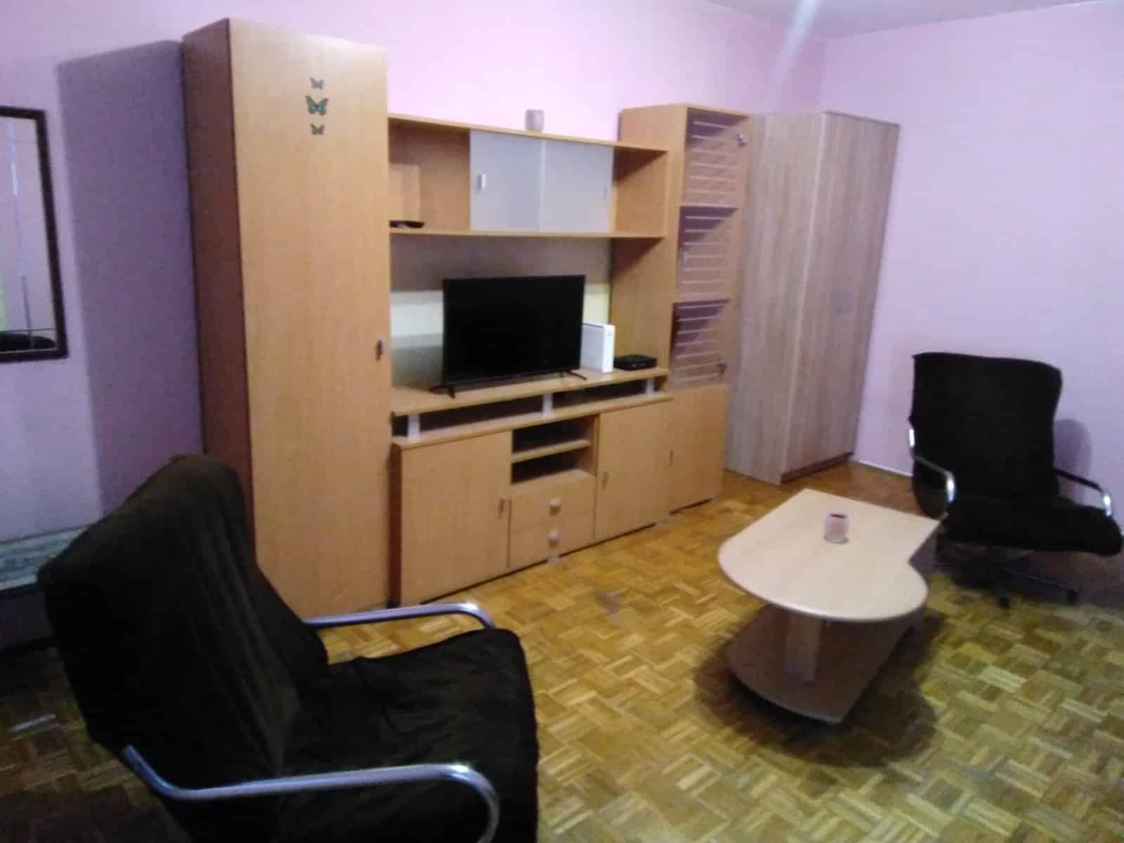 PRODAJA STANOVA IZDAJE SE STAN U VELIKOM STANU BEOGRAD