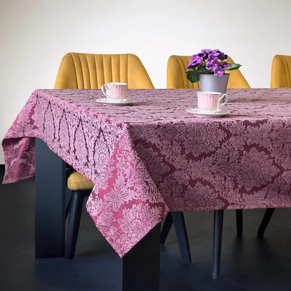Stolnjak “ Damast “ – 150x160cm dezen E12
