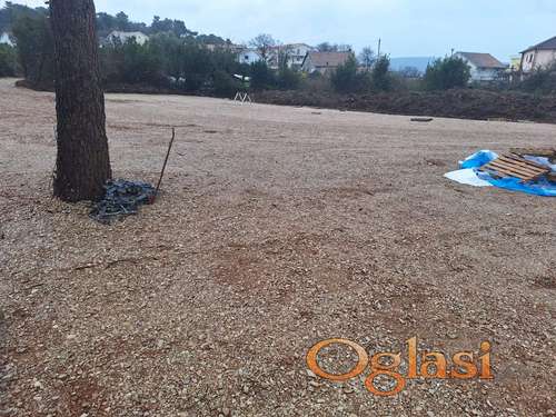 Gradsko gradjevinsko zemljište, 250 m od plaže