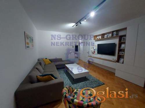 Trosoban stan na Bulevaru oslobođenja, površine 85m2