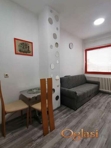 Nameštena garsonjera 19m2,terasa, klima - Futoški Put