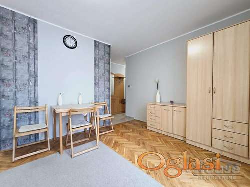 NOVI SAD - CENTAR - 29m2 - 300 evra