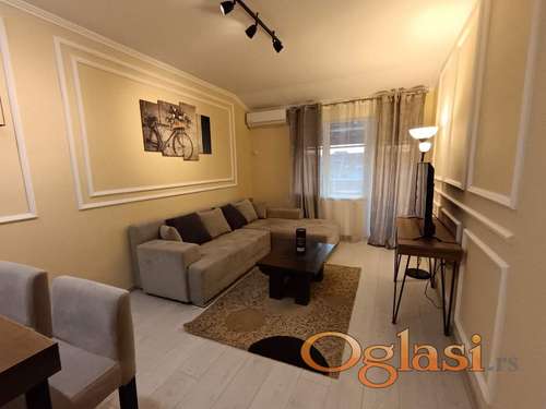NOVI SAD - CENTAR - 50m2 - 500 evra