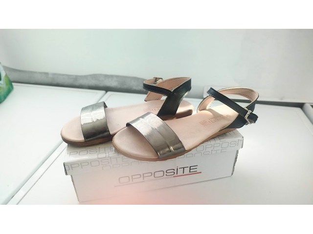 Opposite sandale vel.38