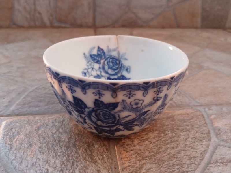 Stara japanska porcelanska cinijica kolekcionarska