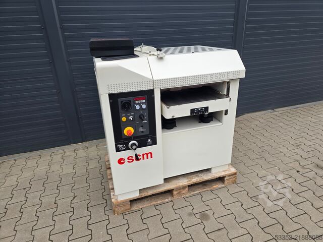Debela mašina
SCM S520