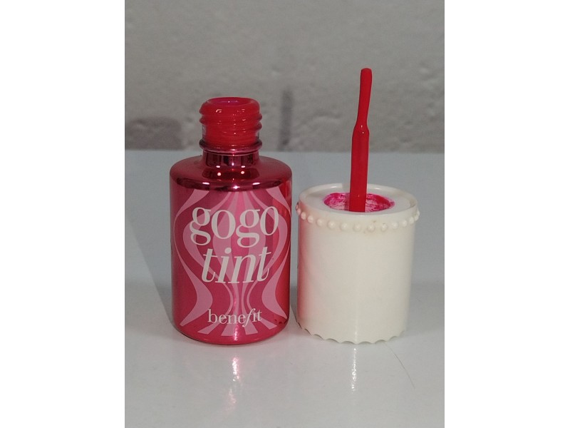Benefit gogo tint za usne tecni ruz 10ml.