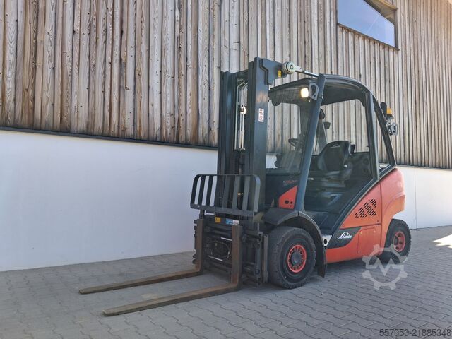 Viljuškar
Linde H 25 Diesel Triplex Zinkenverstellgerät