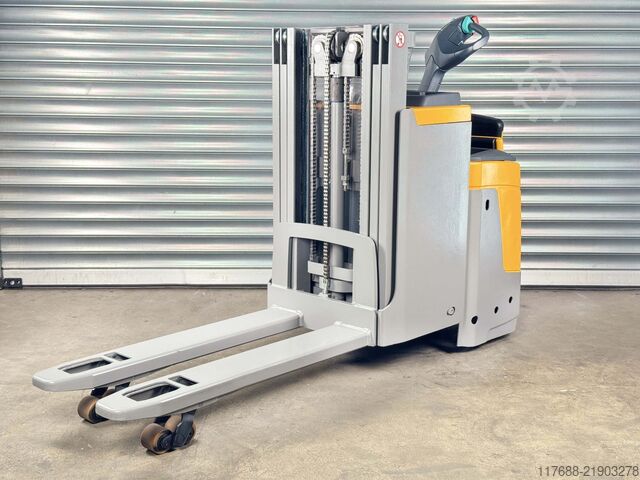 Putnici paletnih kamiona
Jungheinrich ERD 220 - Service Neu - 4570 Std. - Batterie 80%