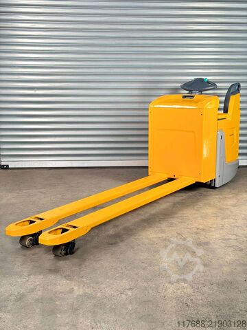 Putnici paletnih kamiona
Jungheinrich ERE 225 - Service Neu-2.400mm Gabeln -Batterie 83%