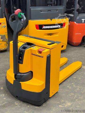 Putnici paletnih kamiona
Jungheinrich EJE C20 - Service Neu - nur 2638 Std.-Batterie 85%
