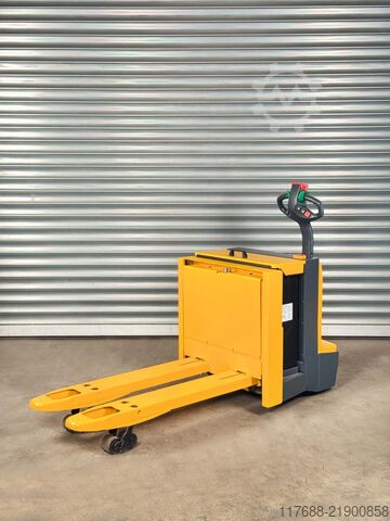 Paletni kamion pešaci
Jungheinrich EJE 230 - Service Neu - 3.000KG - Batterie 80%
