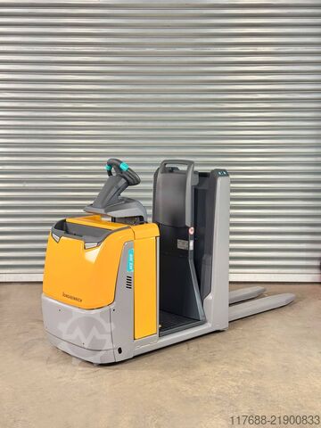 Horizontalni birači porudžbina
Jungheinrich ECE 310HP - Service Neu nur 3447 Std. Batterie 82%