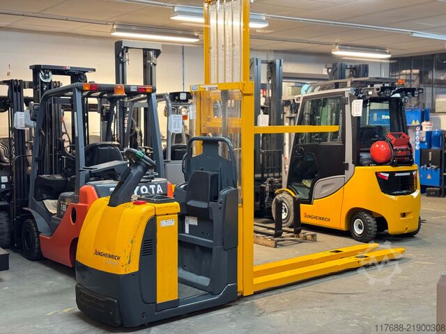 Horizontalni birači porudžbina
Jungheinrich ECD 220 - Service Neu - Batterie 80% - 2.450mm Gabeln