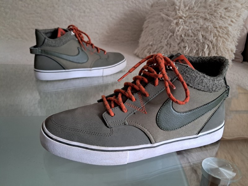 NIKE NASLINASTE PREUDOBNE MUŠKE PATIKE 42