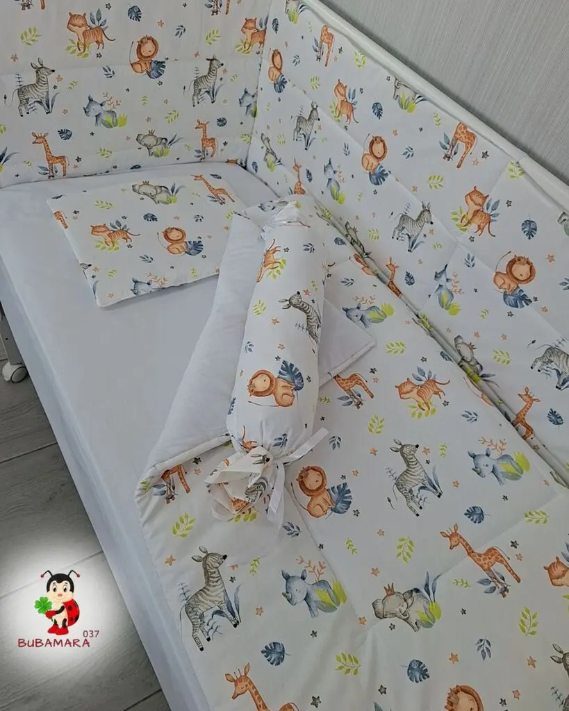 Bubamara037 Set posteljine za krevetac sa ravnom ogradicom Životinje, Beli