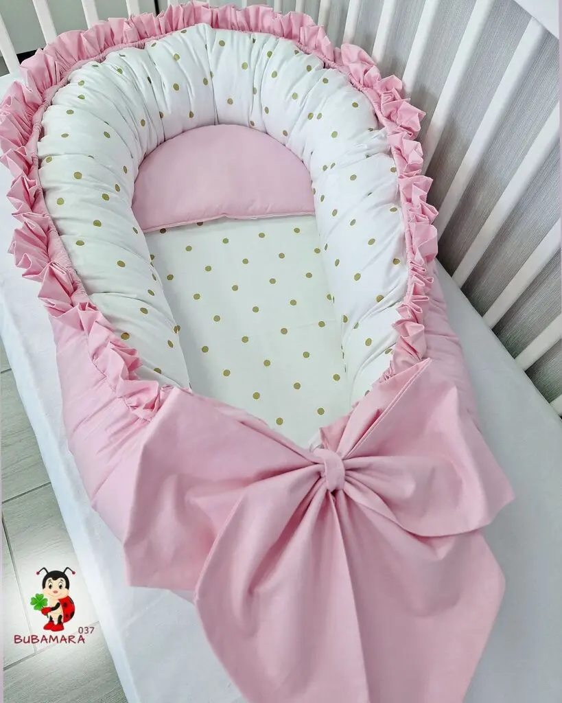 Bubamara037 Gnezdo za bebe sa karnerom Zlatne tufne, Roze
