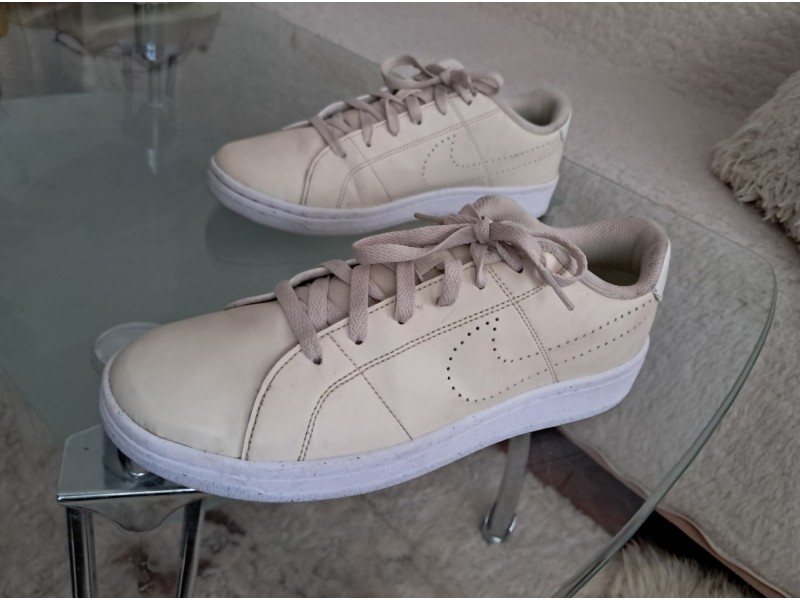 NIKE PREUDOBNE KREM PATIKE 41