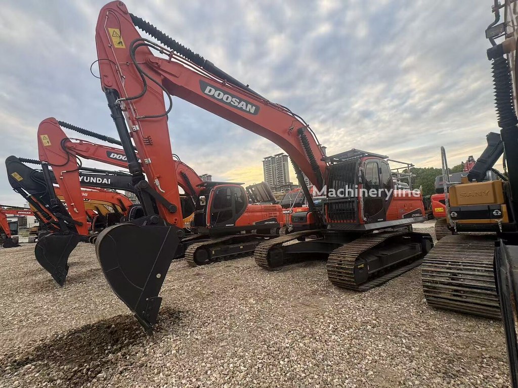 Doosan DX300LC-9C bager guseničar