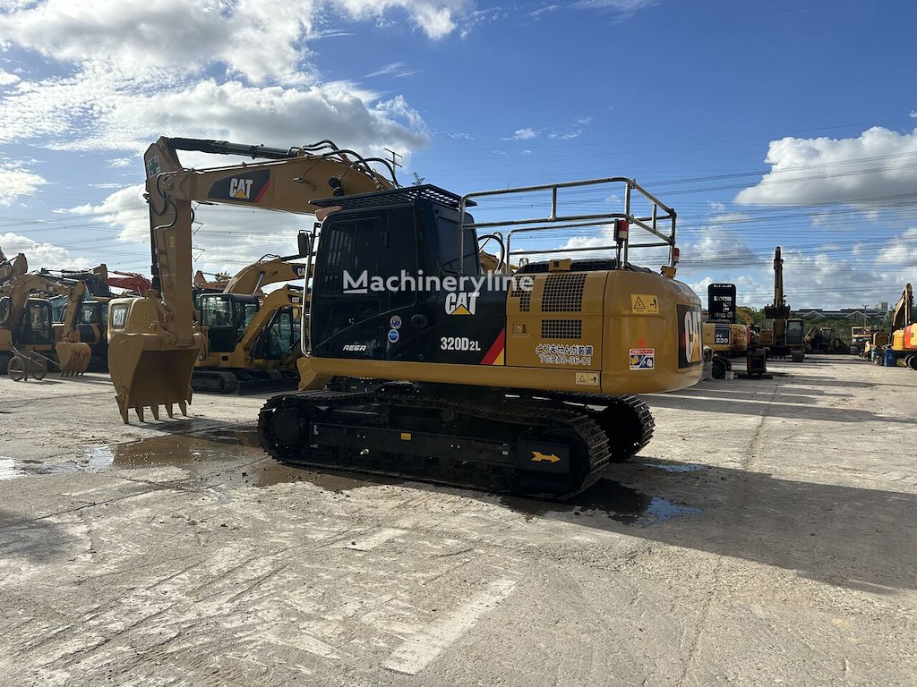 Caterpillar 320D bager guseničar